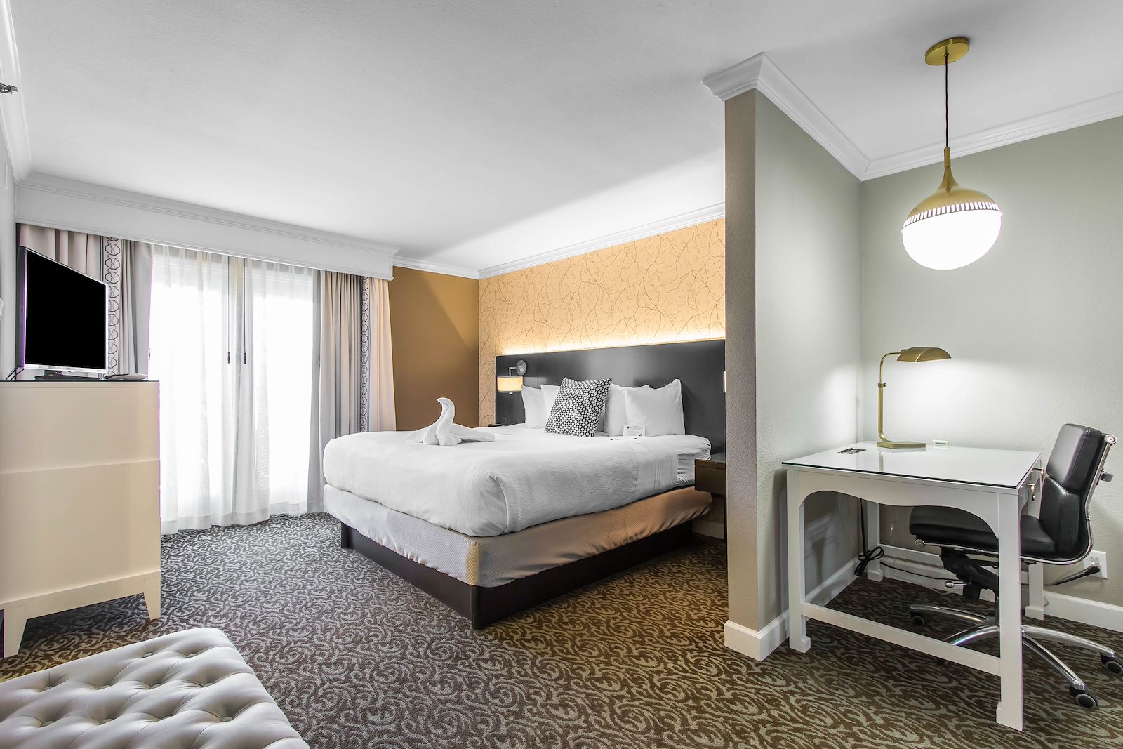 Luxury Suites in West Little Rock | Jacuzzi Suites in Little Rock